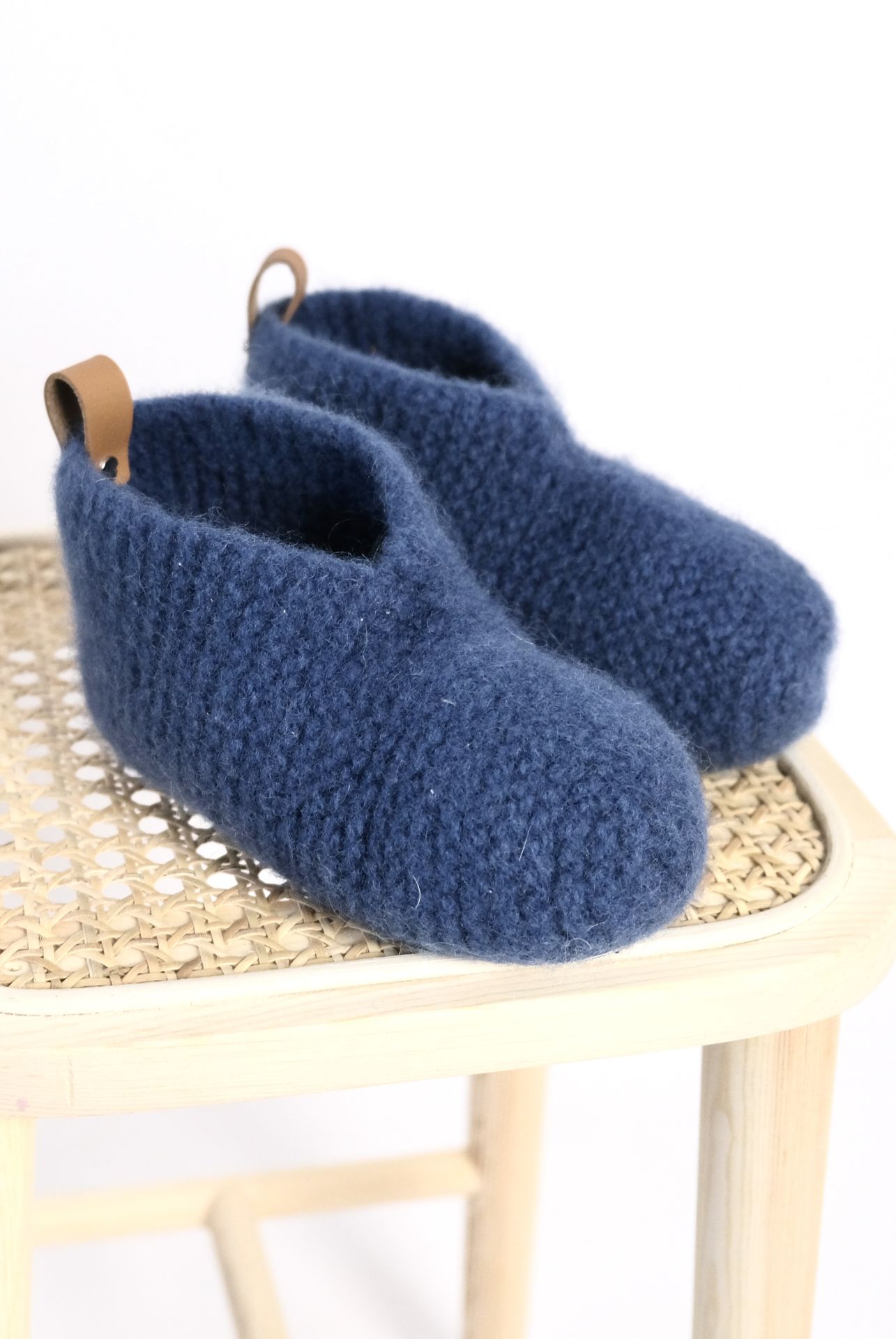 Gratis strikkeoppskrift på tovede tøfler